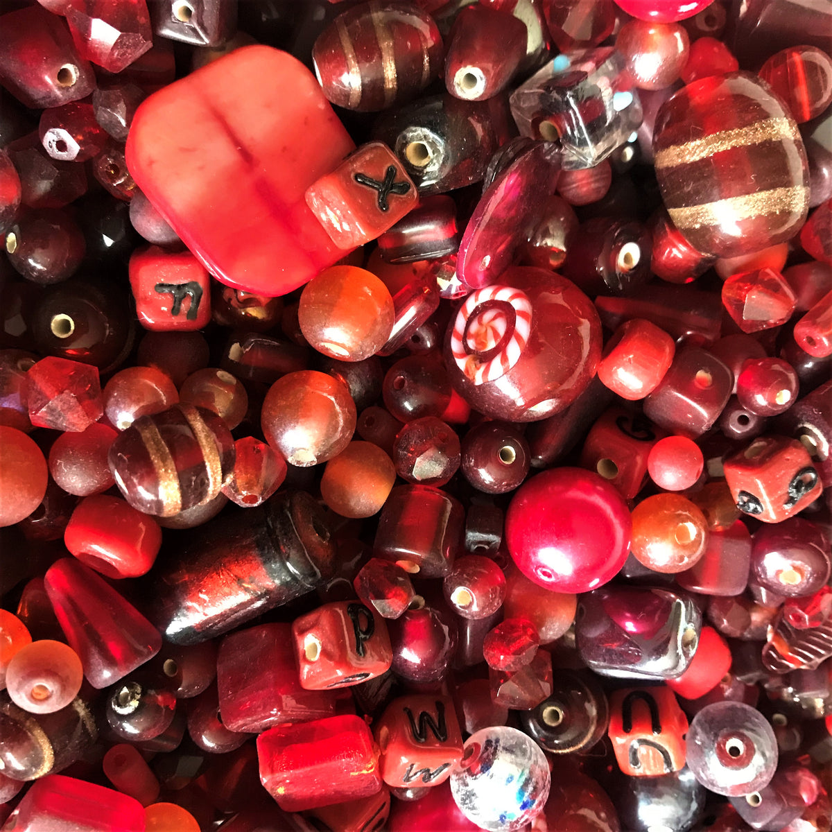 1kg – 1500pcs+ Siam Red Mixed Glass Collection – All Shapes & Sizes [B ...