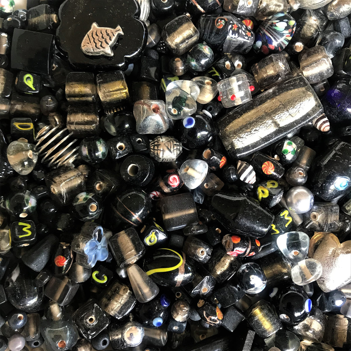 1kg – 1500pcs+ Charcoal Black Mixed All Bead Collection – All Shapes ...